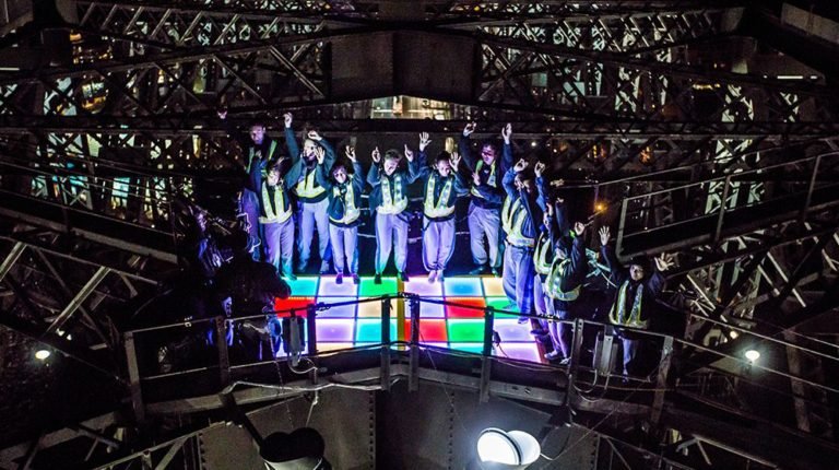 The Best Ways To See The Lights At Vivid Sydney | Frugal Frolicker