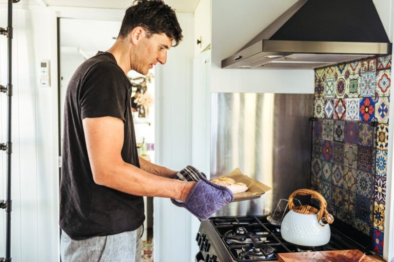 Fyrefly Retreat Tiny House, Gold Coast Australia | Frugal Frolicker